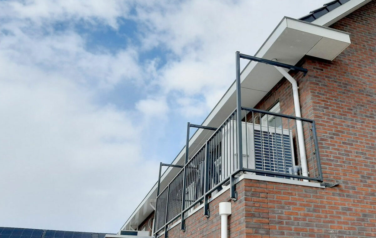 Balkonhek van staal op maat: Stijlvol en veilig